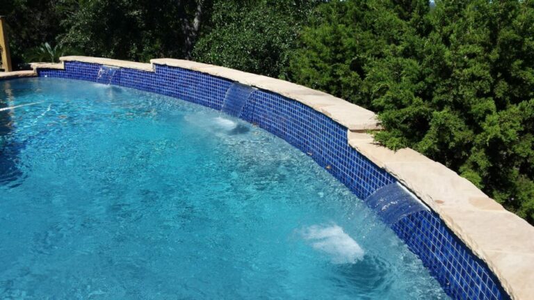 Top Trends in Swimming Pool Water Features for 2023